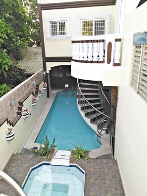 Book Cool Martin Resort Hotel in Bacoor City | Hoteles.com