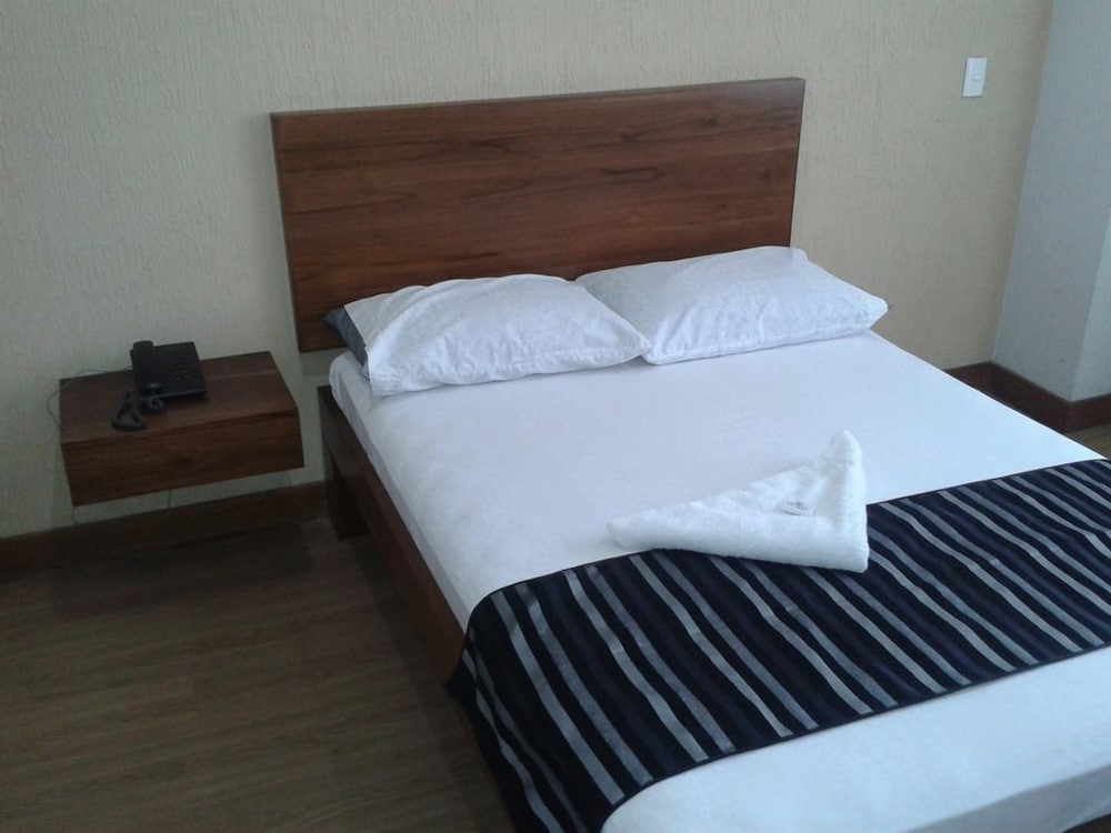 HOTEL PRADA, Bello: Room Prices & Reviews | Travelocity