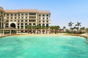 The St. Regis Almasa Hotel, New Administrative Capital en El Cairo ...