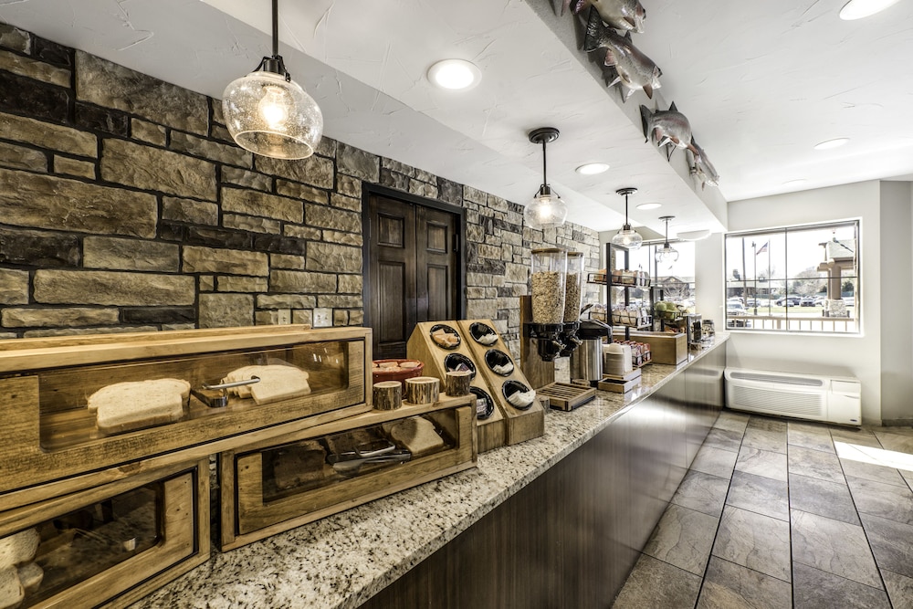 Bass Pro Shops Angler's Lodge in Springfield | Best Rates & Deals on Orbitz