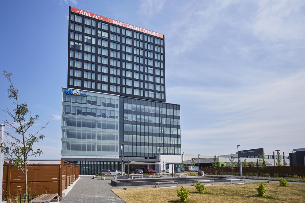 Escad Hotel Quartier Dix30 in Montreal | Best Rates & Deals on Orbitz