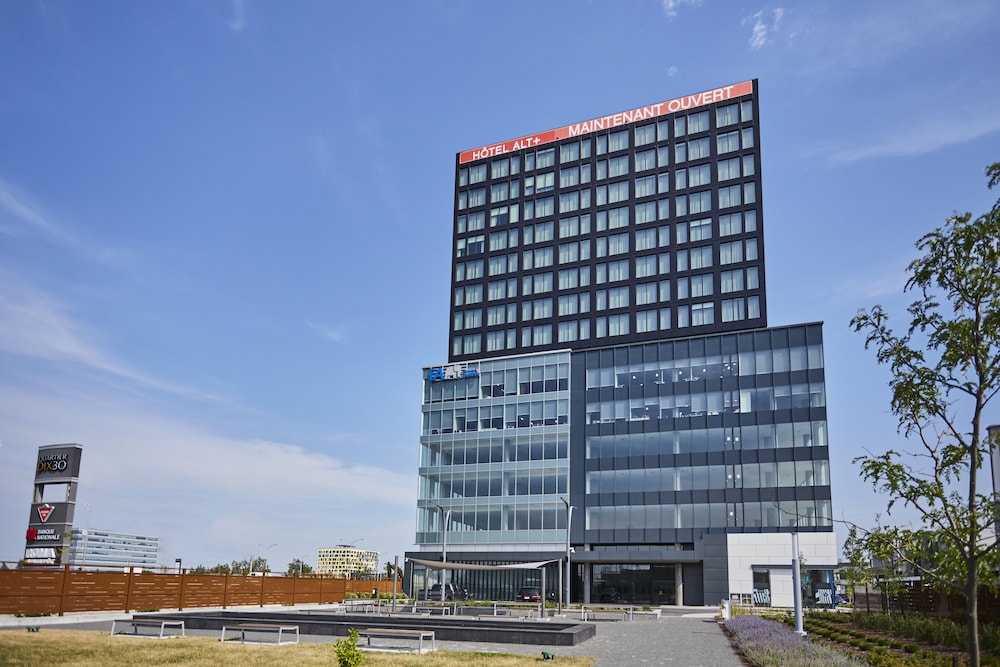 Escad Hotel Quartier Dix30 in Montreal | Best Rates & Deals on Orbitz