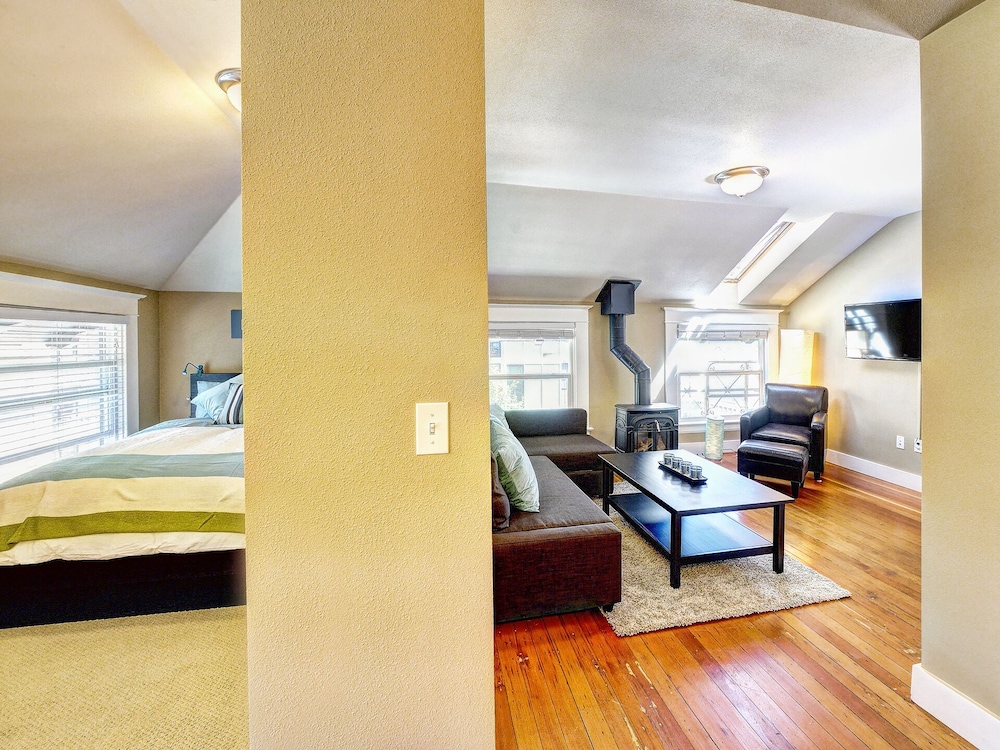 Stylish Penthouse Loft with Amazing Views in the Heart of Downtown ...