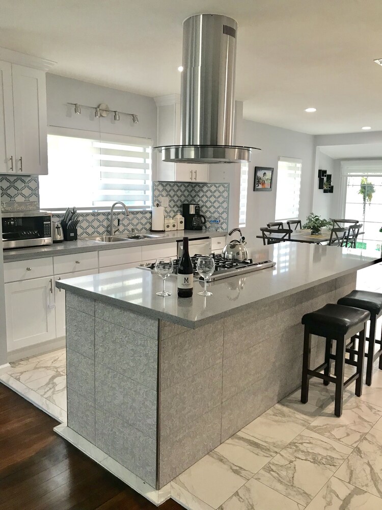 Newly Remodeled home in Anaheim, 8 Minutes to Disneyland & Anaheim ...