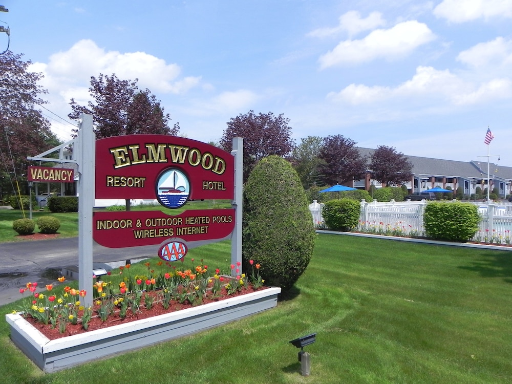 Elmwood Resort Hotel in Wells | Best Rates & Deals on Orbitz