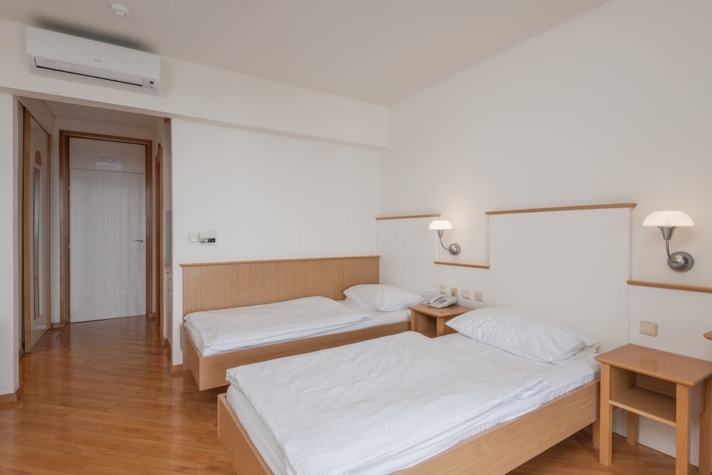 Hotel Villas Plat Deals & Reviews (Zupa dubrovacka, HRV) | Wotif