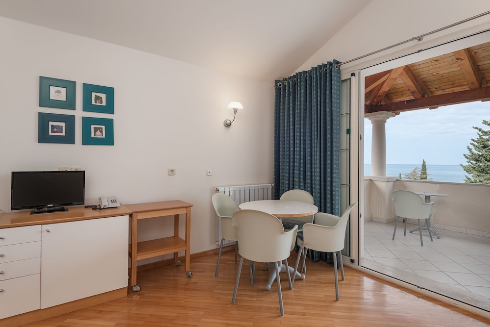 Hotel Villas Plat Deals & Reviews (Zupa dubrovacka, HRV) | Wotif