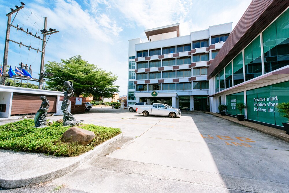 The Singora Hotel in Songkhla | Best Rates & Deals on Orbitz