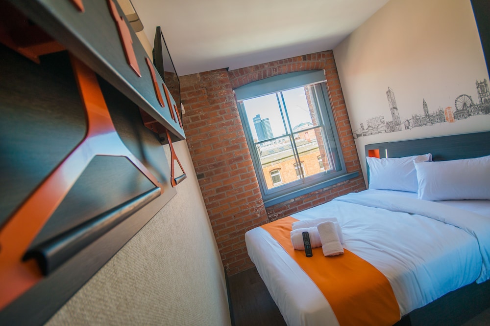 easyHotel Manchester: AU$60 Deals & Reviews (Manchester, GBR) | Wotif