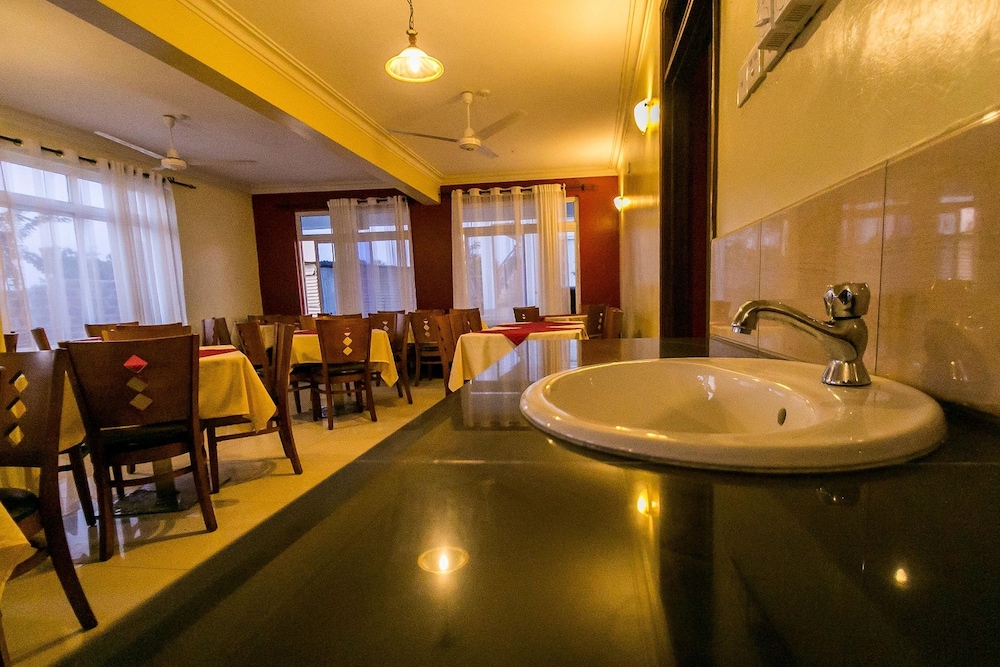 Rusinga Blue Ridge Hotel, Mbita: Room Prices & Reviews | Travelocity