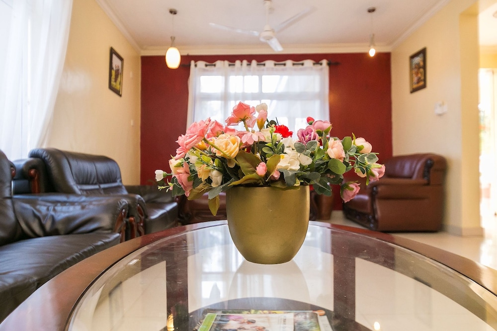 Rusinga Blue Ridge Hotel, Mbita: Room Prices & Reviews | Travelocity