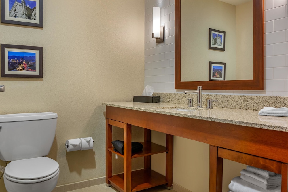 Comfort Inn & Suites Boise Airport in Boise | Best Rates & Deals on Orbitz