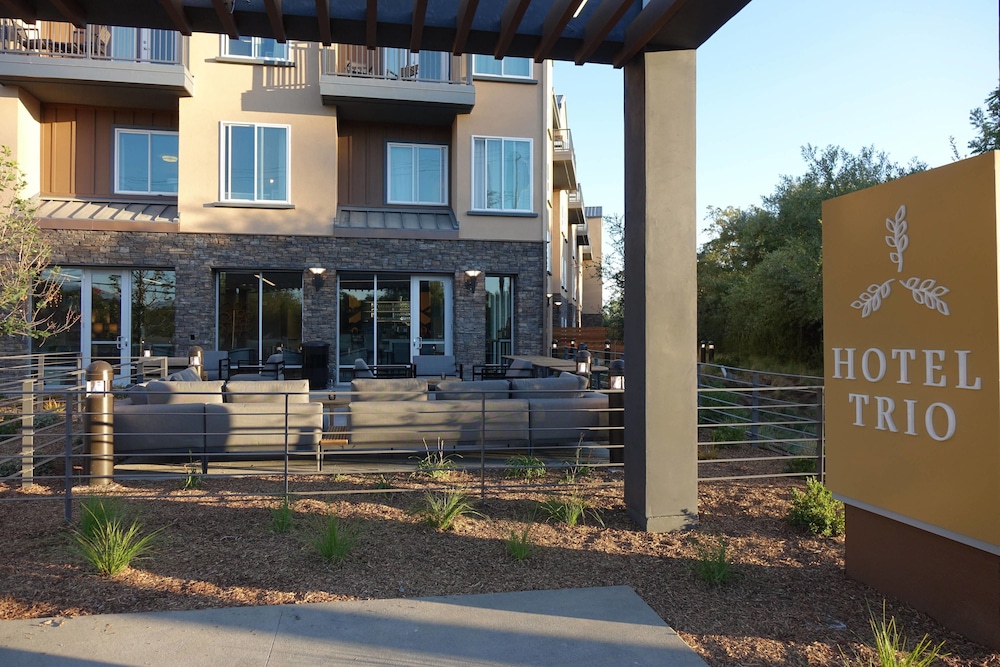 Hotel Trio Healdsburg in Healdsburg | Best Rates & Deals on Orbitz