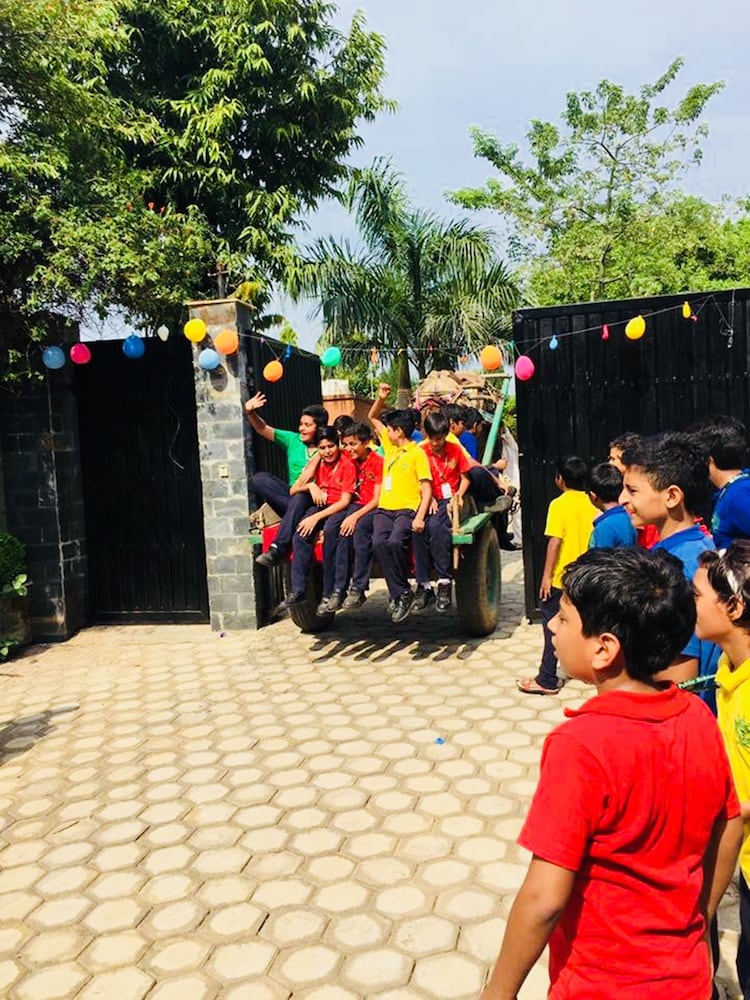 Kingfisher Aravali Resort Deals & Reviews (Gurugram, IND) | Wotif