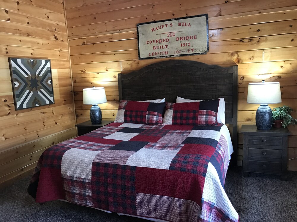 Falling Rock-Walk to the Parkway- Hot Tub - Gas Fire Table - Community ...