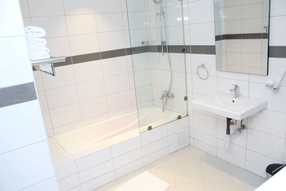 Golden Tulip Ibadan Ibadan, NGA - Best Price Guarantee | lastminute.co.nz