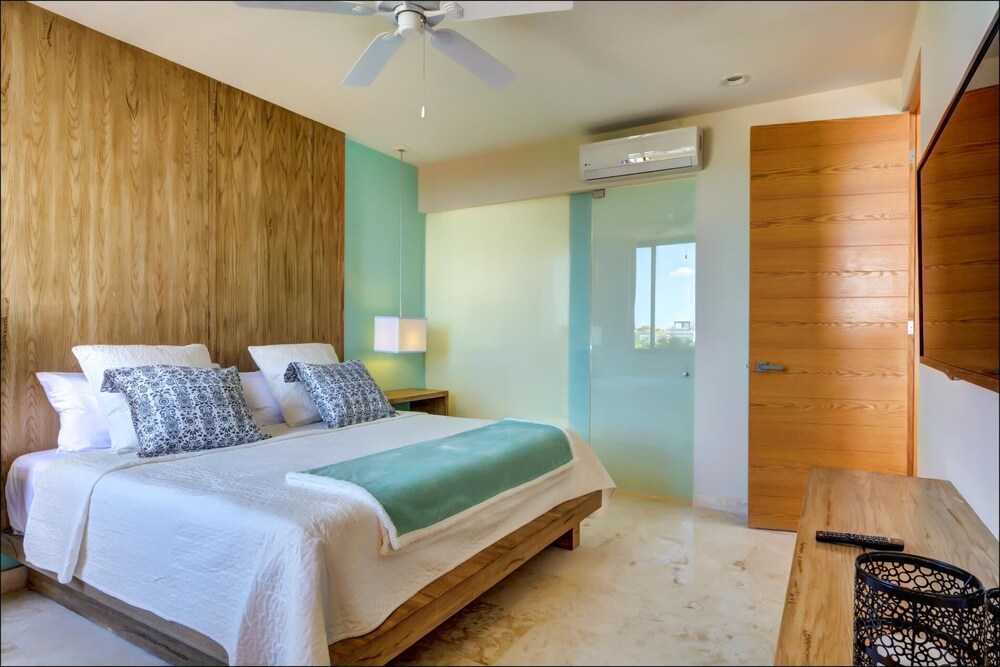 Central Penthouse, Private Roof w/ Mini Pool, Garage, Secure, Rooftop ...