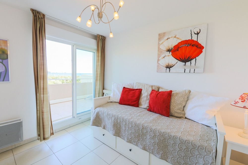 JUAN FLORE AP2035 by RIVIERA HOLIDAY HOMES - Antibes | Vrbo