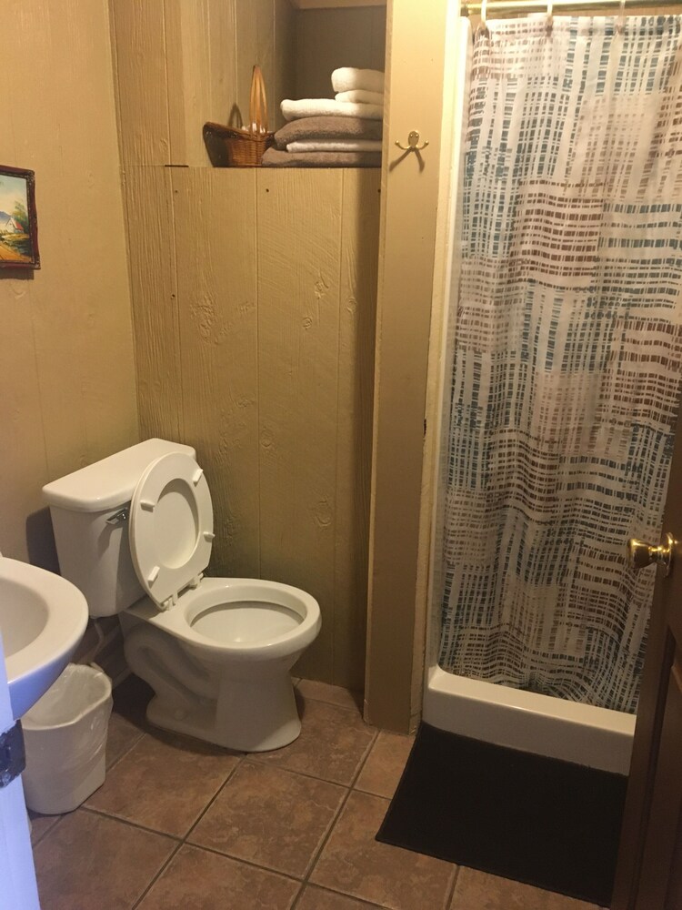 Lago Linda Hideaway Camp in Beattyville | Best Rates & Deals on Orbitz