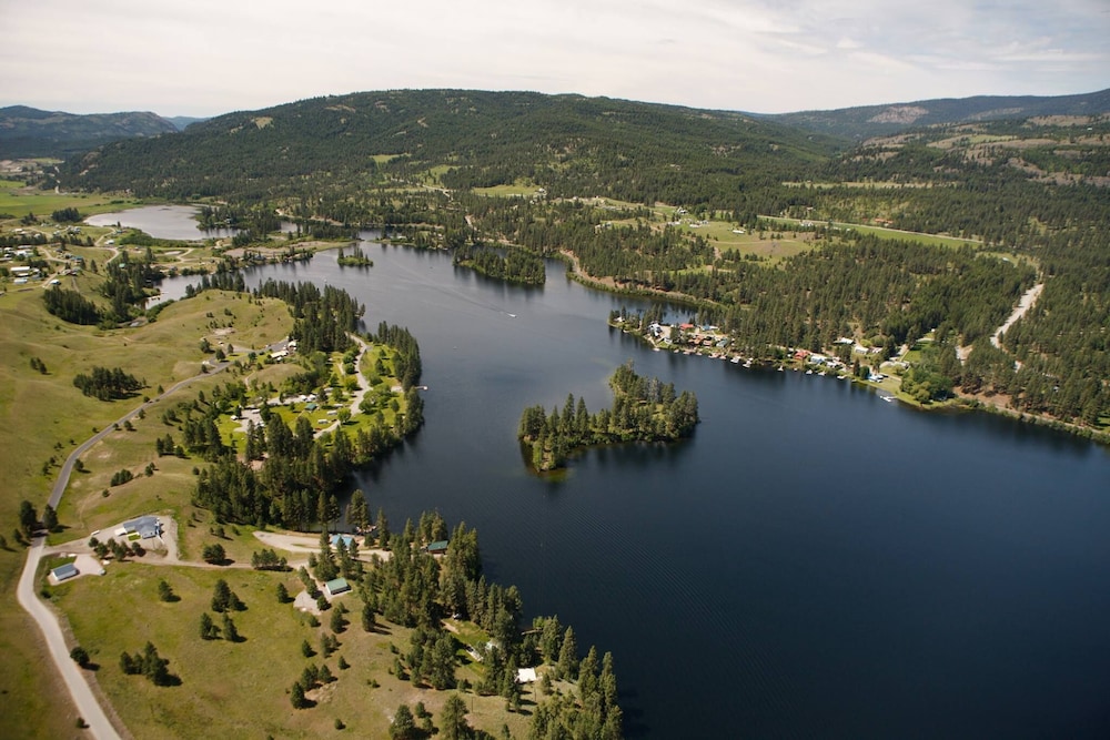 Getaway retreat overlooking beautiful Curlew Lake - Ferry County | Vrbo