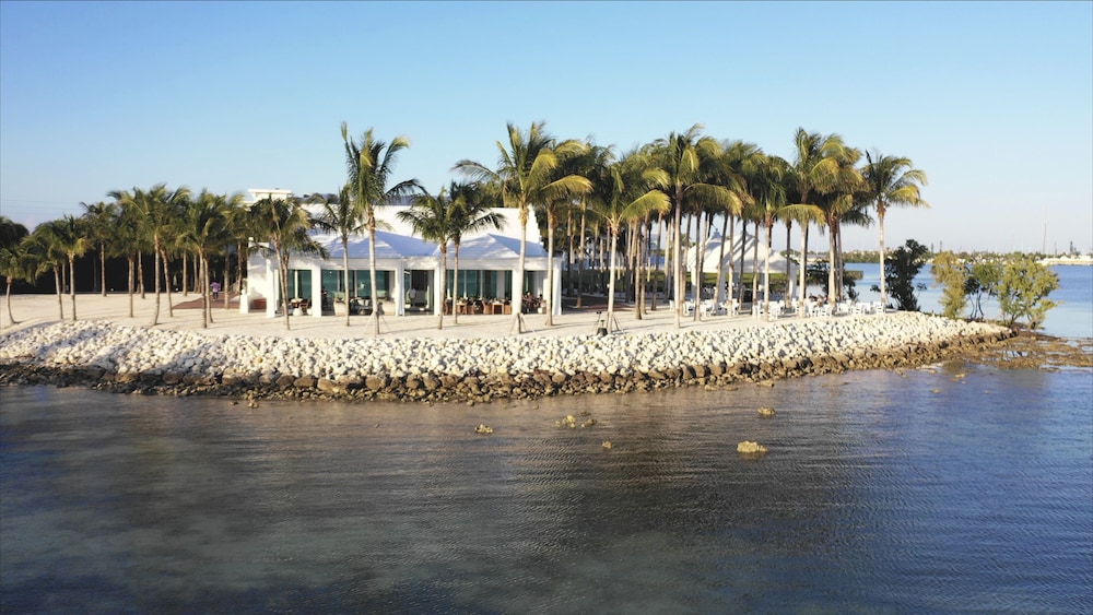 Isla Bella Beach Resort & Spa in Marathon | Best Rates & Deals on Orbitz