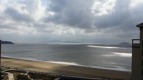 Visit Qushan Island: Best of Qushan Island Tourism | Expedia Travel Guide