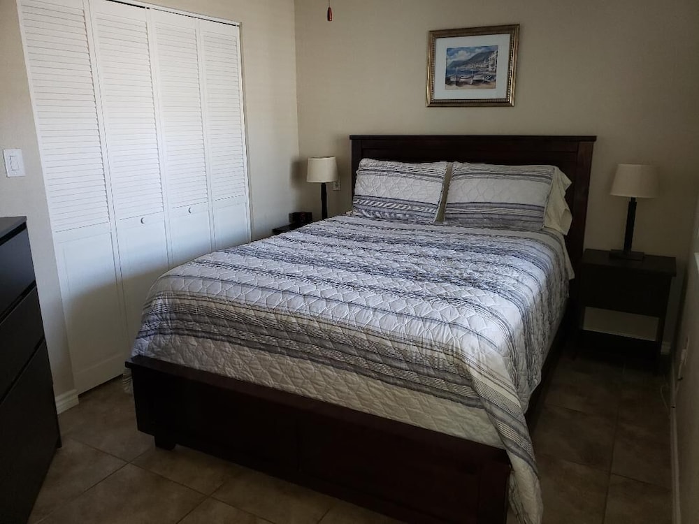 Nicely Renovated 1st floor Condo 1/2 Block From The Beach! - Corpus ...