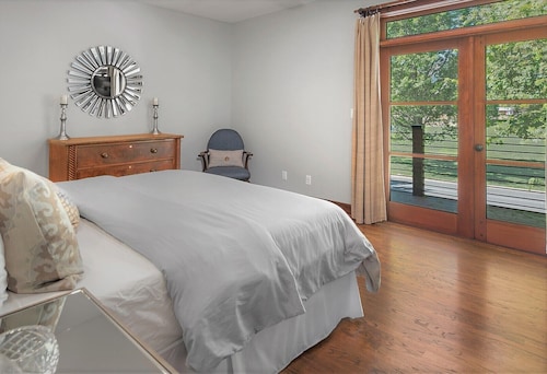 The Mountain Modern -Perfect Home For Family Gatherings! - Colorado Springs, CO