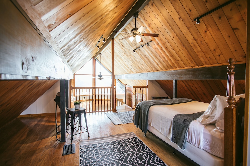 Cedar Hill Cottage, the Perfect Getaway in Chambersburg PA - Franklin ...