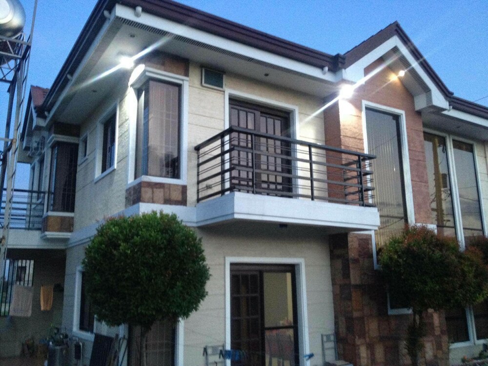 Executive Village Vacation house near BCG & airport with big space ...