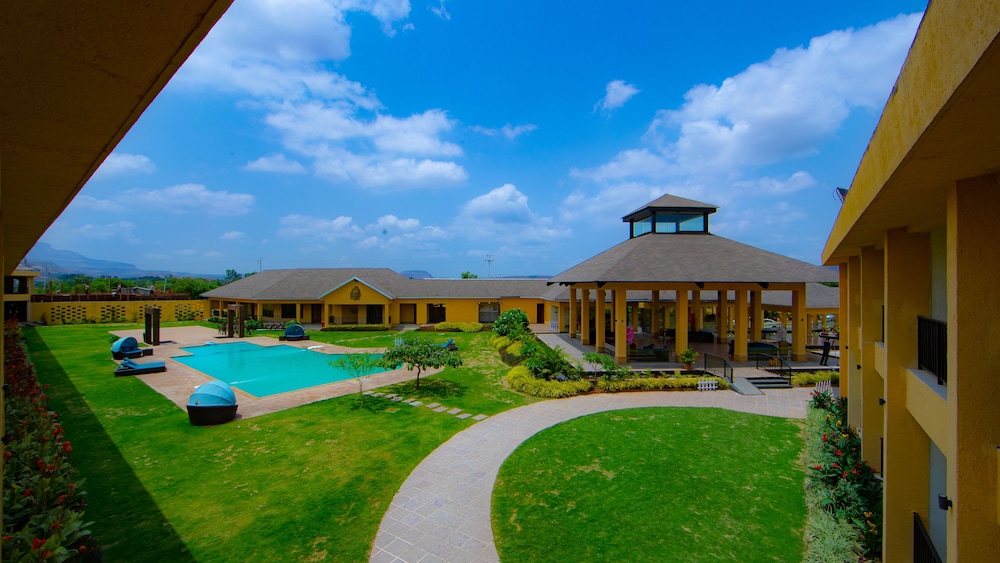 Tropical Retreat Luxury Resort and Spa: Deals & Reviews (Igatpuri, IND ...