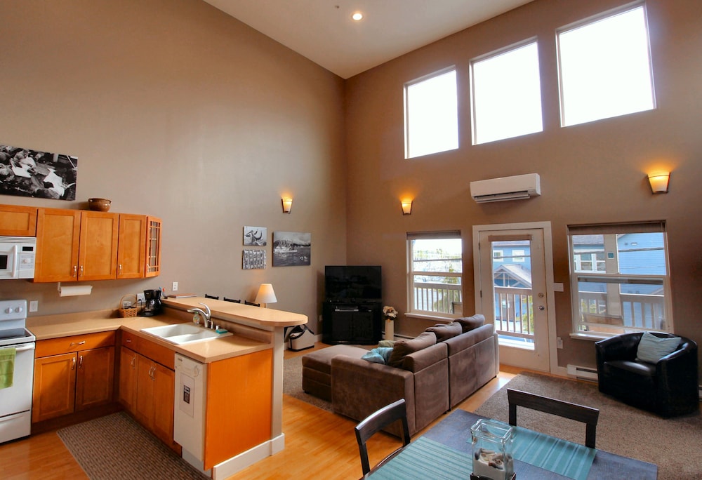 Comfort and Convenience in Downtown Sitka - Suite A - Sitka | Vrbo