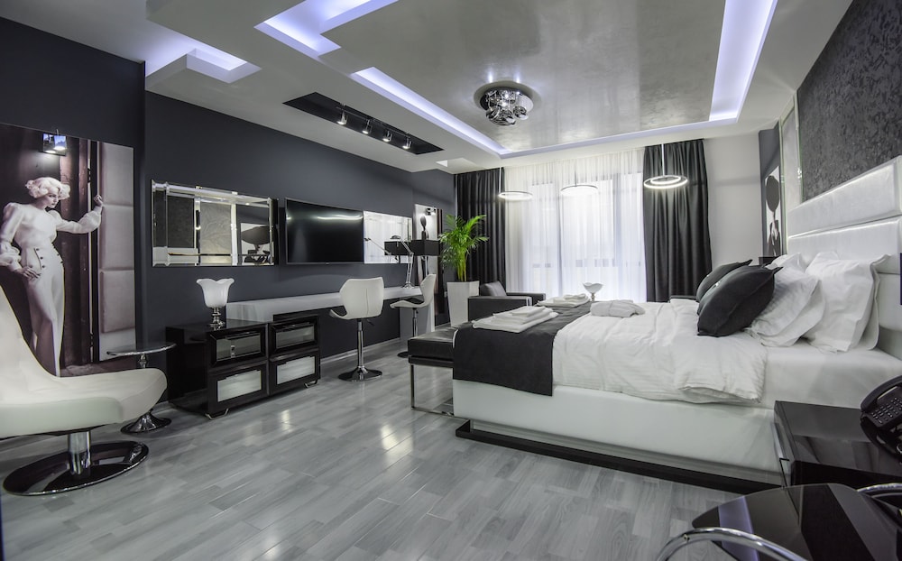 Hotel Mirror Skopje, Petrovec: $151 Room Prices & Reviews | Travelocity