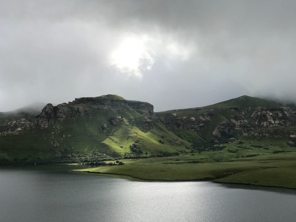 Metsi Matso Lodge - Reviews, Photos & Rates | ebookers.com