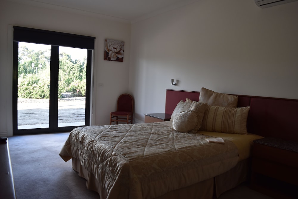 Labertouche Gypsy Creek Winery, Australia | Australian Accommodation