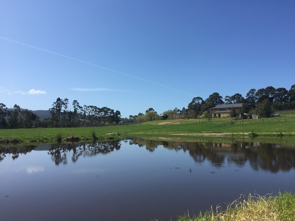 Labertouche Gypsy Creek Winery, Australia | Australian Accommodation
