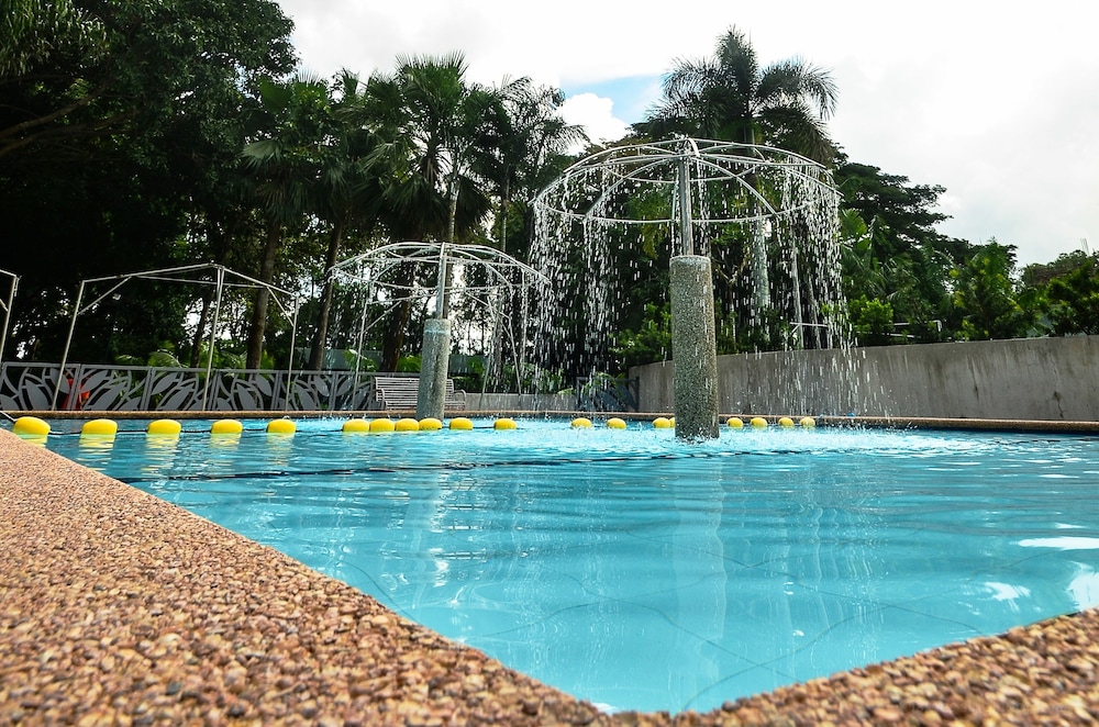 Nature's Village Resort, Talisay: $64 Room Prices & Reviews | Travelocity