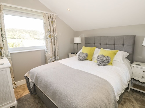 Cottage ∙ 4 Bedrooms ∙ 8 Guests - Howtown