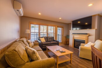Cranmore Condominium Lodging, North Conway: Room Prices & Reviews ...