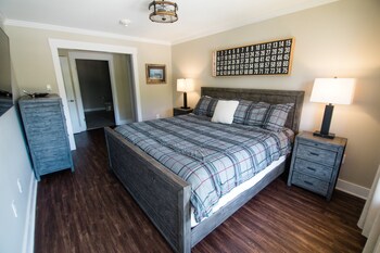 Cranmore Condominium Lodging, North Conway: Room Prices & Reviews ...