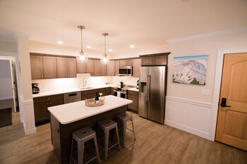 Cranmore Condominium Lodging, North Conway: Room Prices & Reviews ...