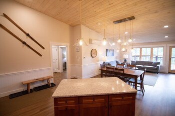 Cranmore Condominium Lodging, North Conway: Room Prices & Reviews ...