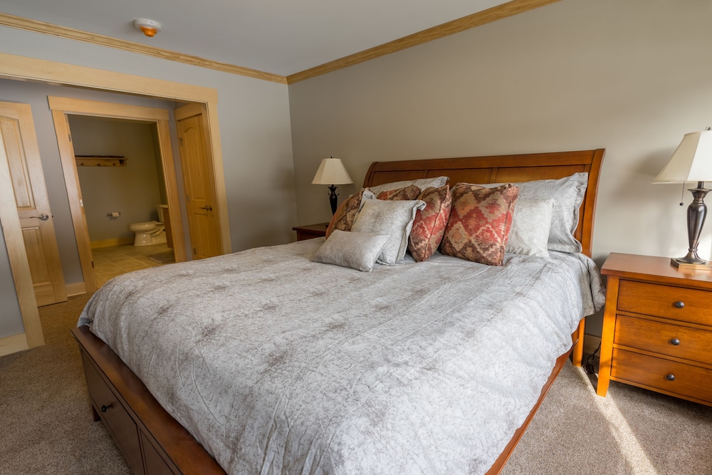 Cranmore Condominium Lodging Reviews, Deals & Photos 2026 - Vrbo