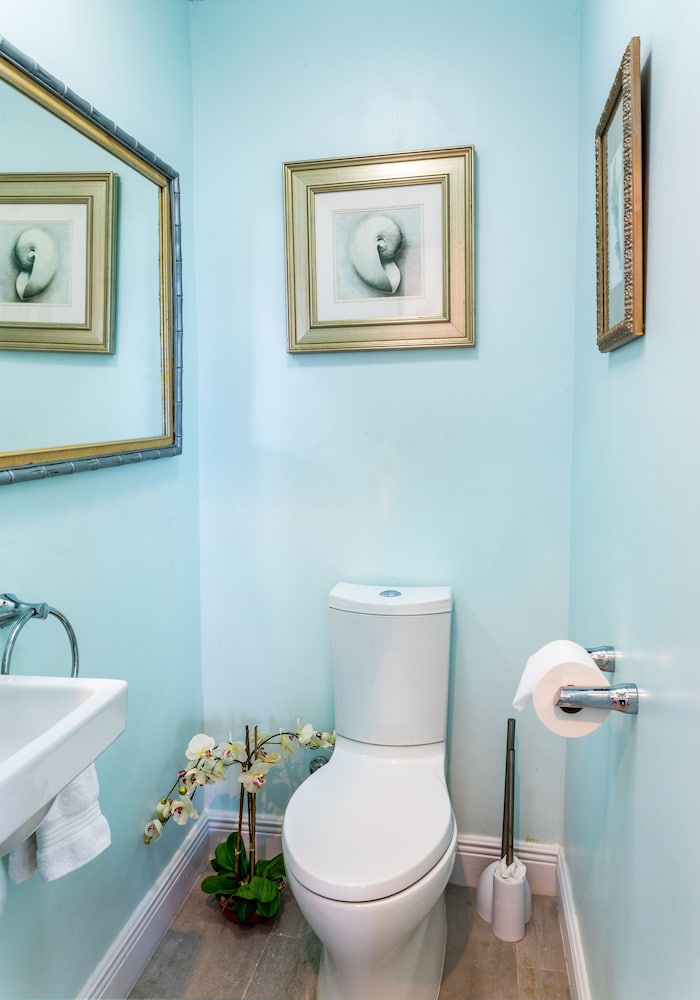 Romantic Oceanfront Cottage - Stunning Ocean and Sunset Views ...