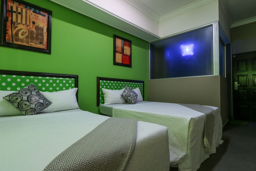 Metro Lodge Beach, Durban: Room Prices & Reviews | Travelocity