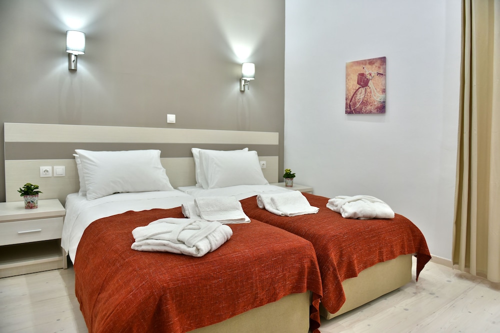 Douskos Port House: Deals & Reviews (Hydra, GRC) | Wotif