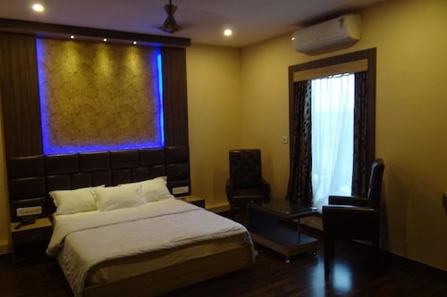 Kings Resort - Dhanbad
