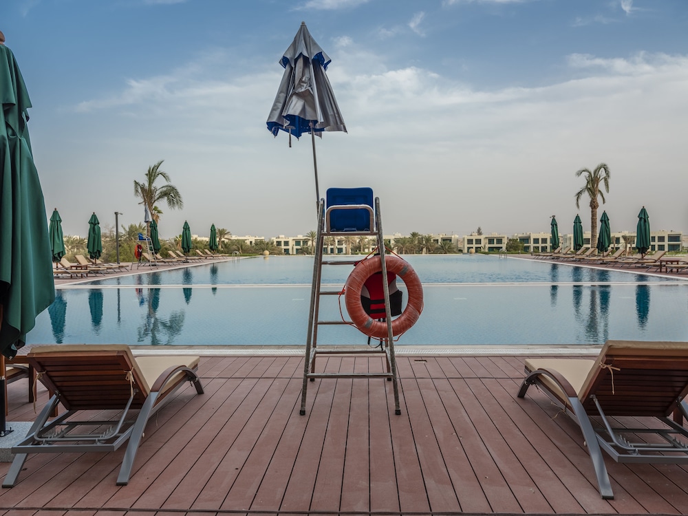 Retaj Salwa Resort & Spa in Abu Nakhlah | Best Rates & Deals on Orbitz