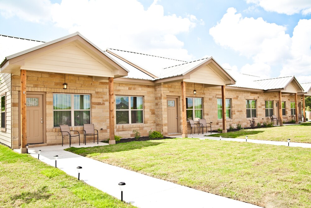 "The Indigo" A little bit country, close to town. New, clean and fresh ...