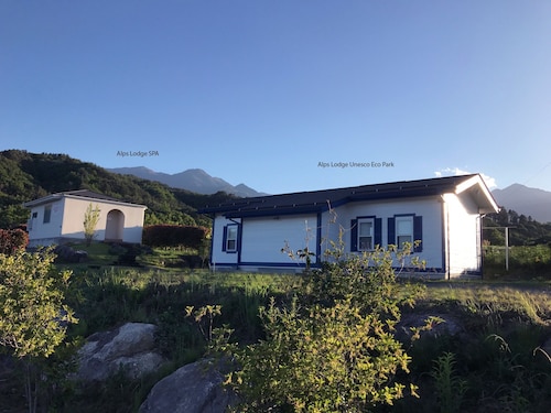 Grand Alps View/jacuzzi & Spa/luxe Lodge - 韮崎市